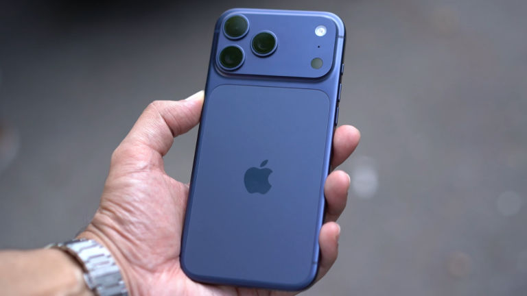 'भगवा' कलर वाले iPhone 17 Pro Max की कीमत अचानक धड़ाम! अब बस इतने रुपये ...