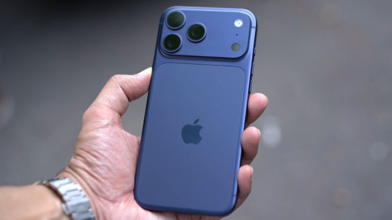 Apple iPhone 17 Pro Max gets over Rs 8,000 price cut on this platform ...