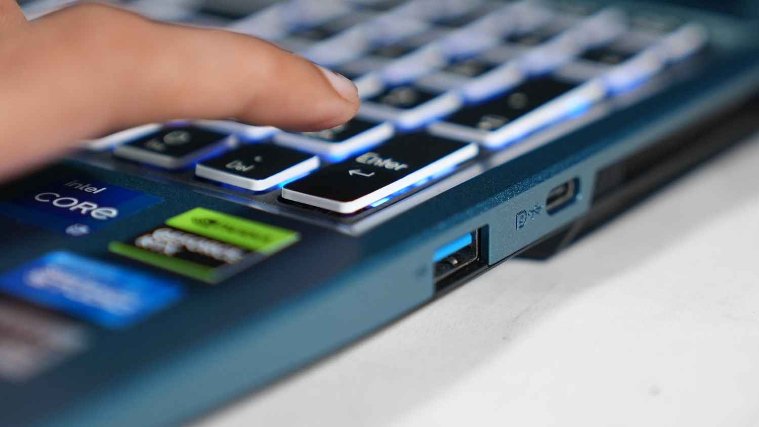 Colorful EVOL P15 Review: Punching above its weight class Digit.in