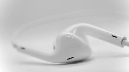 Best USB-C wired earphones for iPhone and Android users under Rs 2000