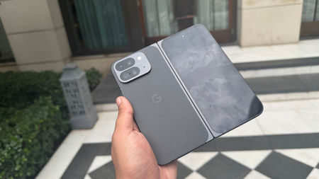 Google Pixel 9 Pro Fold goes on sale in India today: Price, offers ...