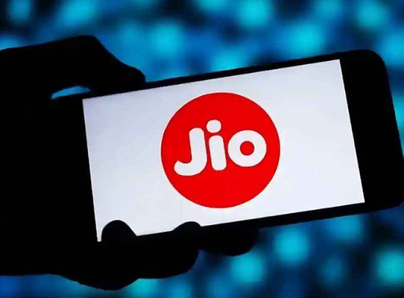 Jio ची नवी ऑफर? मुलाच्या लग्नानिमित्त मुकेश अंबानी 3 महिन्यांचे रिचार्ज ...