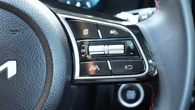 Kia Sonet X-Line 2024 Tech Rundown – A mid-tier car with top-tier features