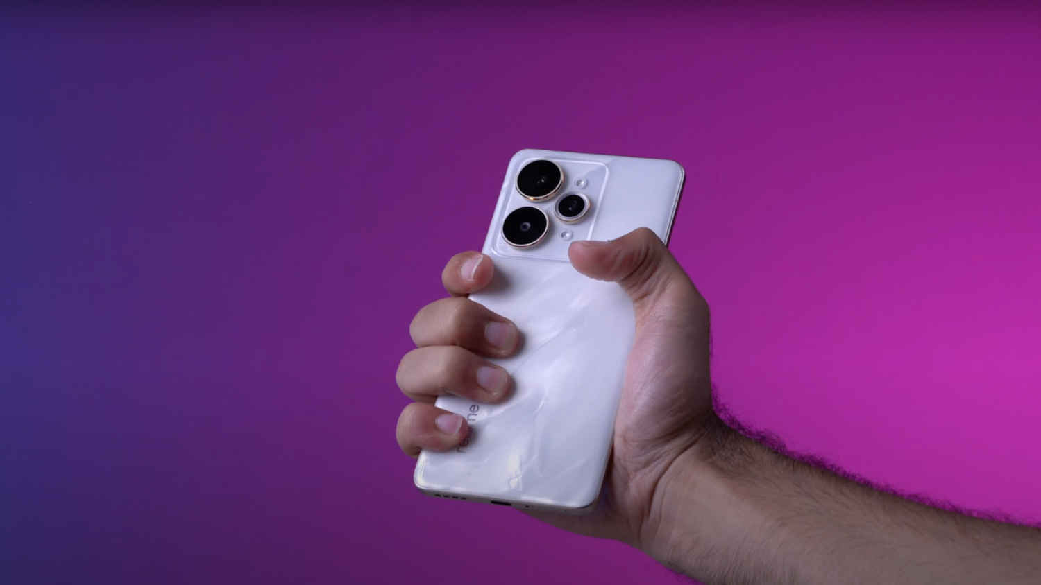 Realme 15 Pro Review: An all-rounder with a confusing identity!