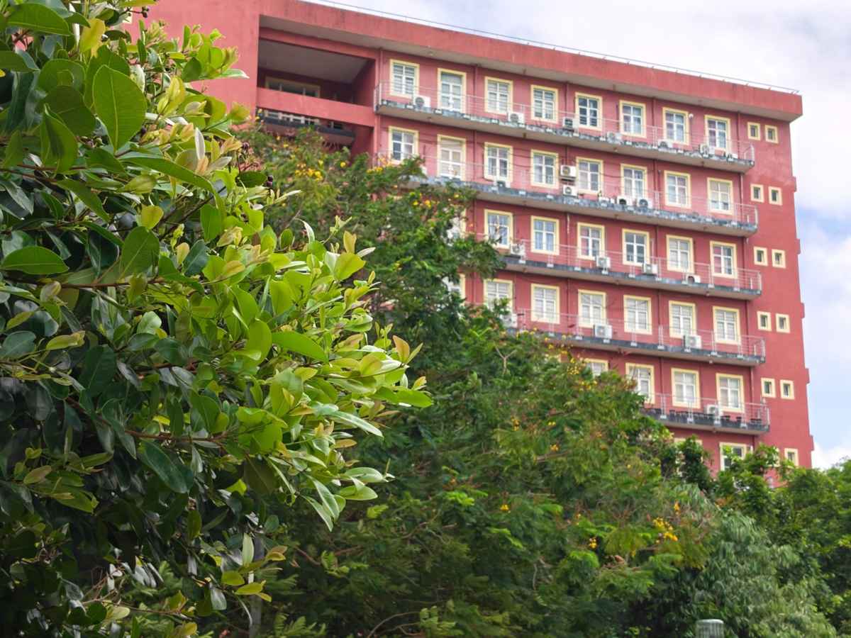 I took the Oppo Reno 15 for a day out in Sri Lanka: Here’s what I think ...