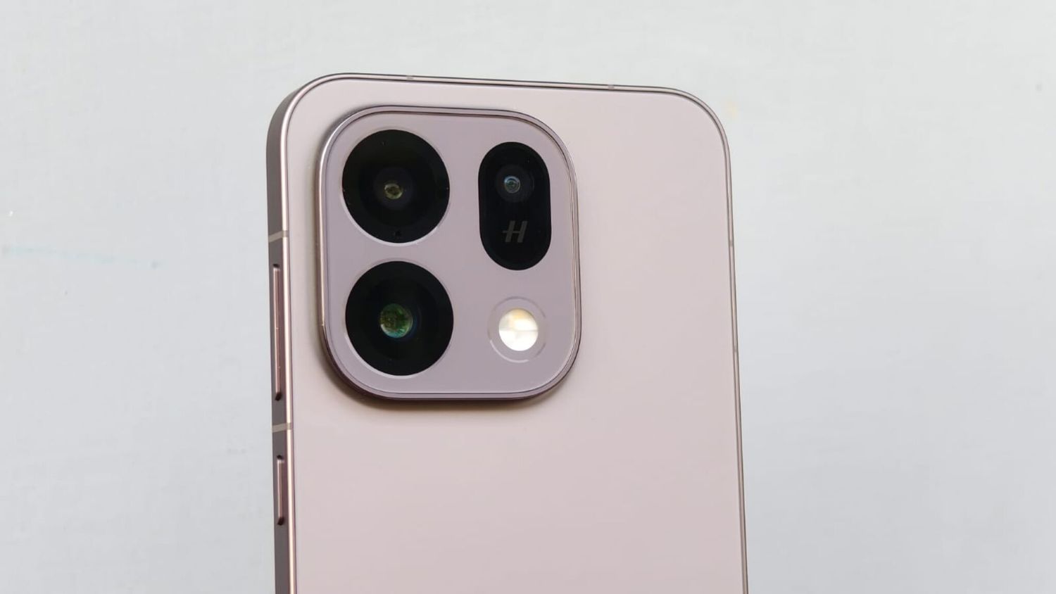 Oppo Find X9s review: Stellar flagship phone, steep price tag Digit.in