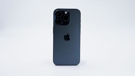 iPhone 15 Pro is discontinued but you can still get it under Rs 90,000 ...
