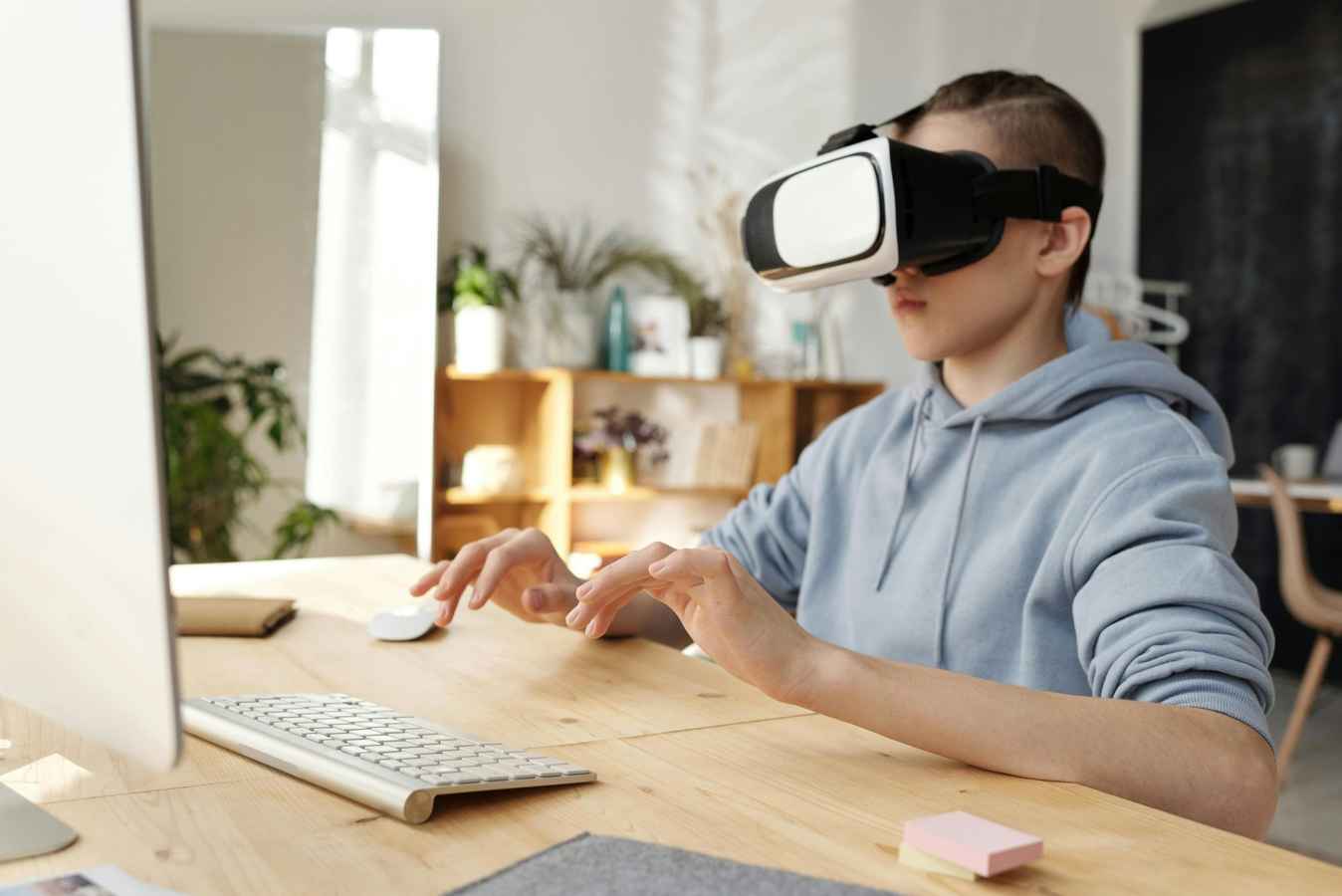 How to create avatars and virtual personas in the metaverse?