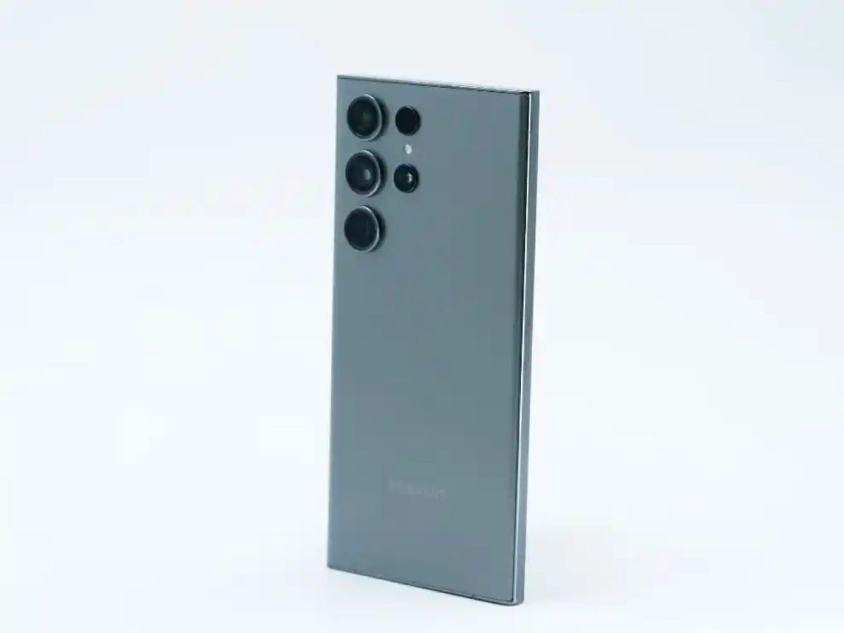 8 Best Periscope Telephoto Camera Phones for optical zoom in 2024